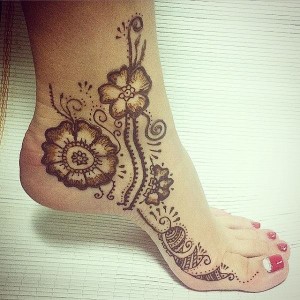 18 Outstanding Leg Mehndi Designs - Womentriangle