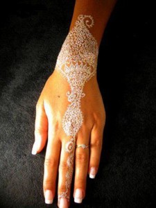 19 Stunning White Henna Designs For You