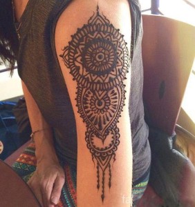 Shoulder Mehndi Designs For Those Who Love To get idea.