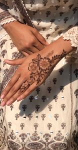 Beautifully Simple : Gorgeous Simple Henna Patterns You’ll Love